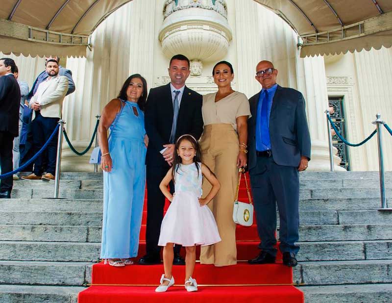 Rafael Nobre toma posse como deputado estadual, com uma trajetória ...